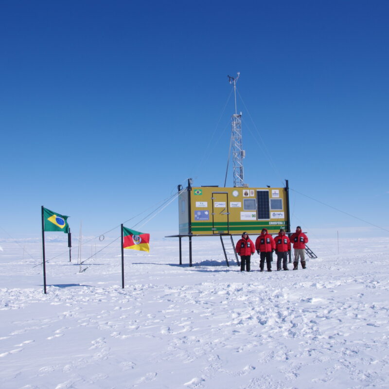 Overland Transport in Antarctica | Antarctic Logistics & Expeditions